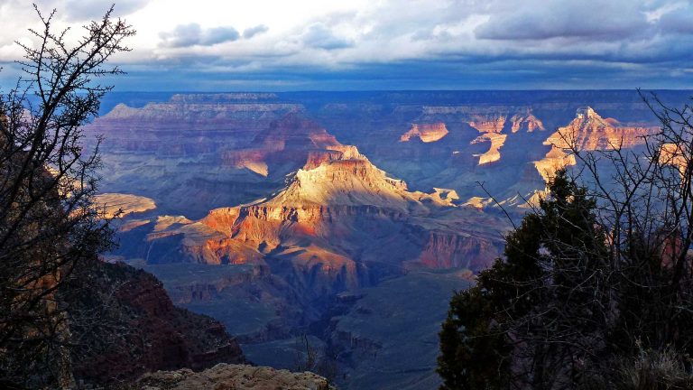 Why Should You Visit The Grand Circle? - Panda Travel